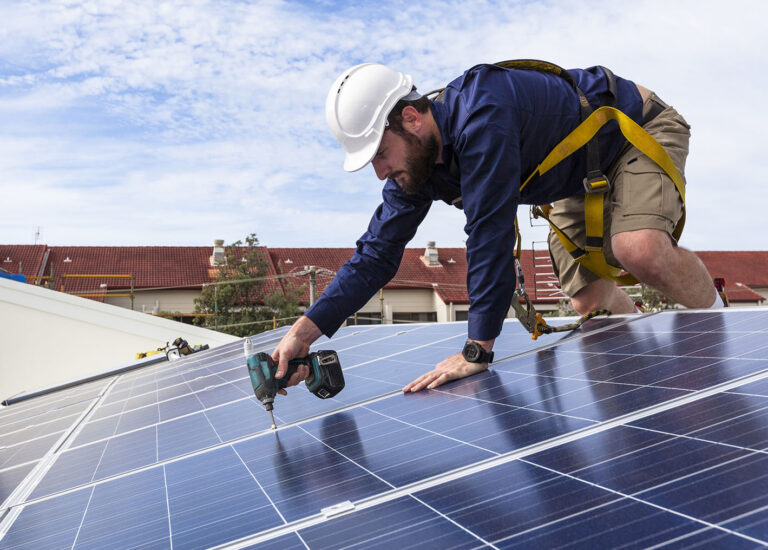 Tout ce que vous devez savoir sur les panneaux solaires thermiques - Tilkeo Rénovation